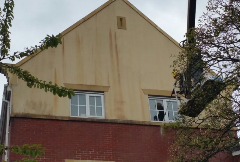 Common Render Stains: Causes and Removal Methods